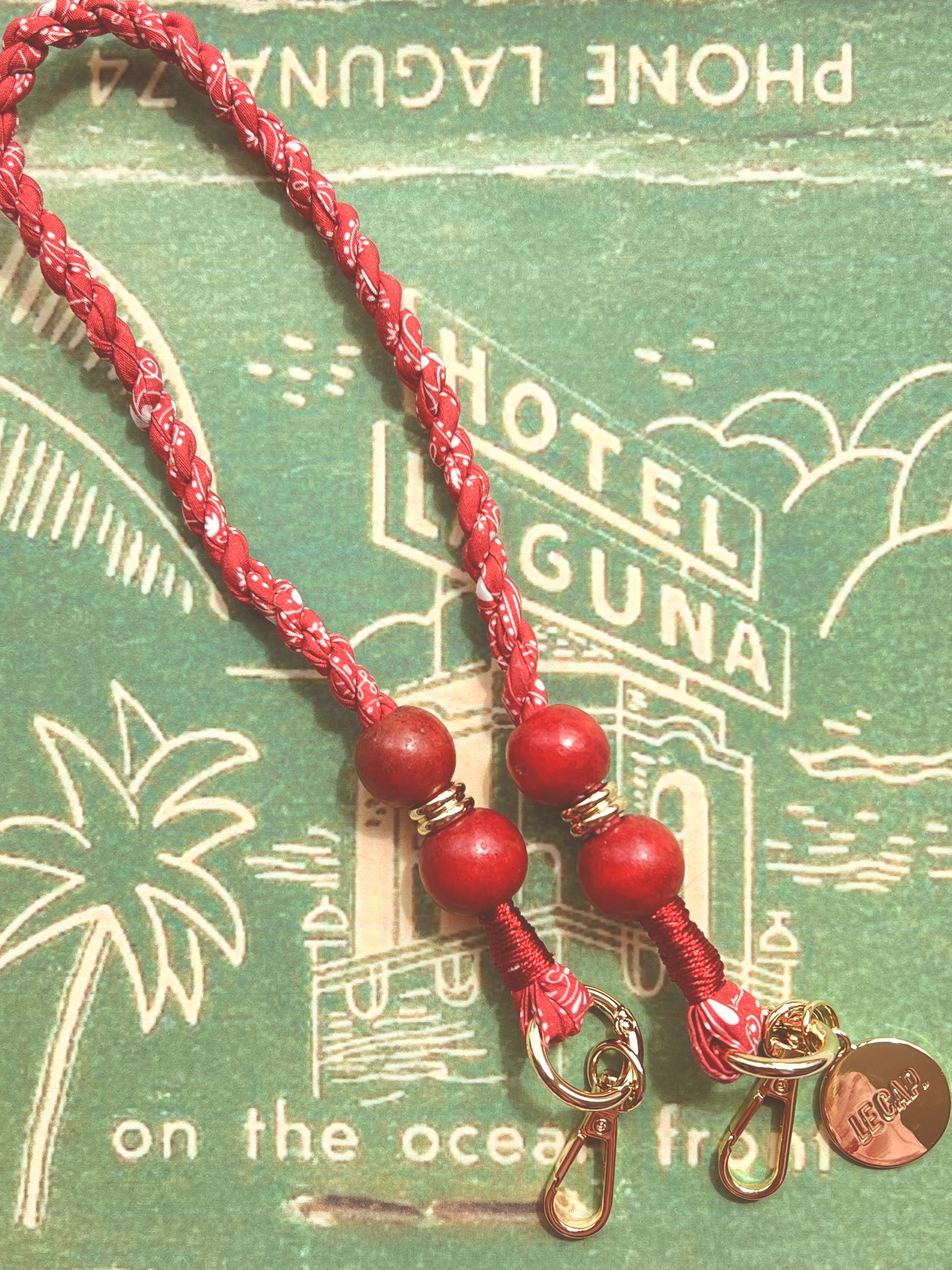 WRIST STRAPS – LE CAP.